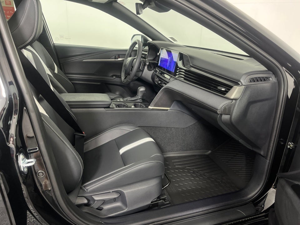 Used 2025 Toyota CAMRY SE for Sale | Flow Value Center